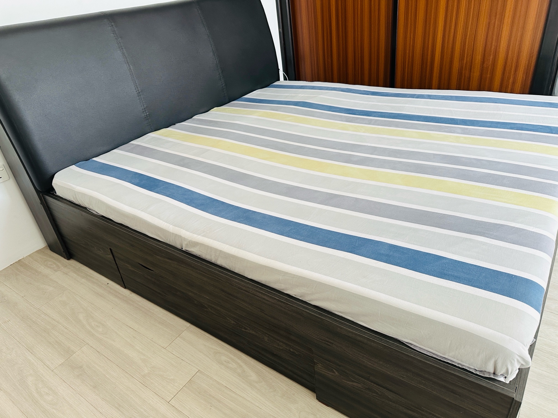 King size bed - MO.lk - MO.lk